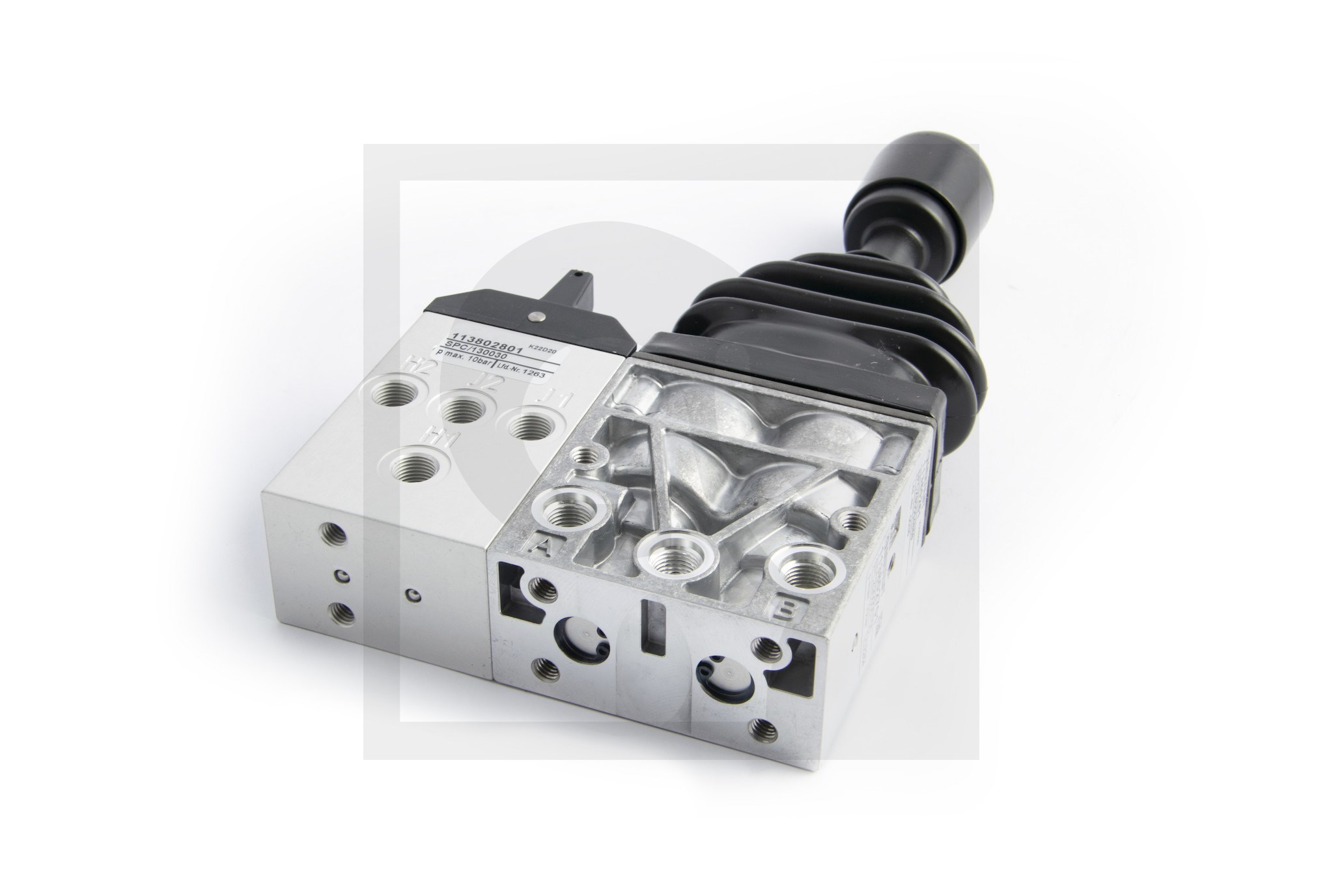 CONTROL BOX, 3 functions MU113802601 - Pneumatic valves | Hiab Parts ...